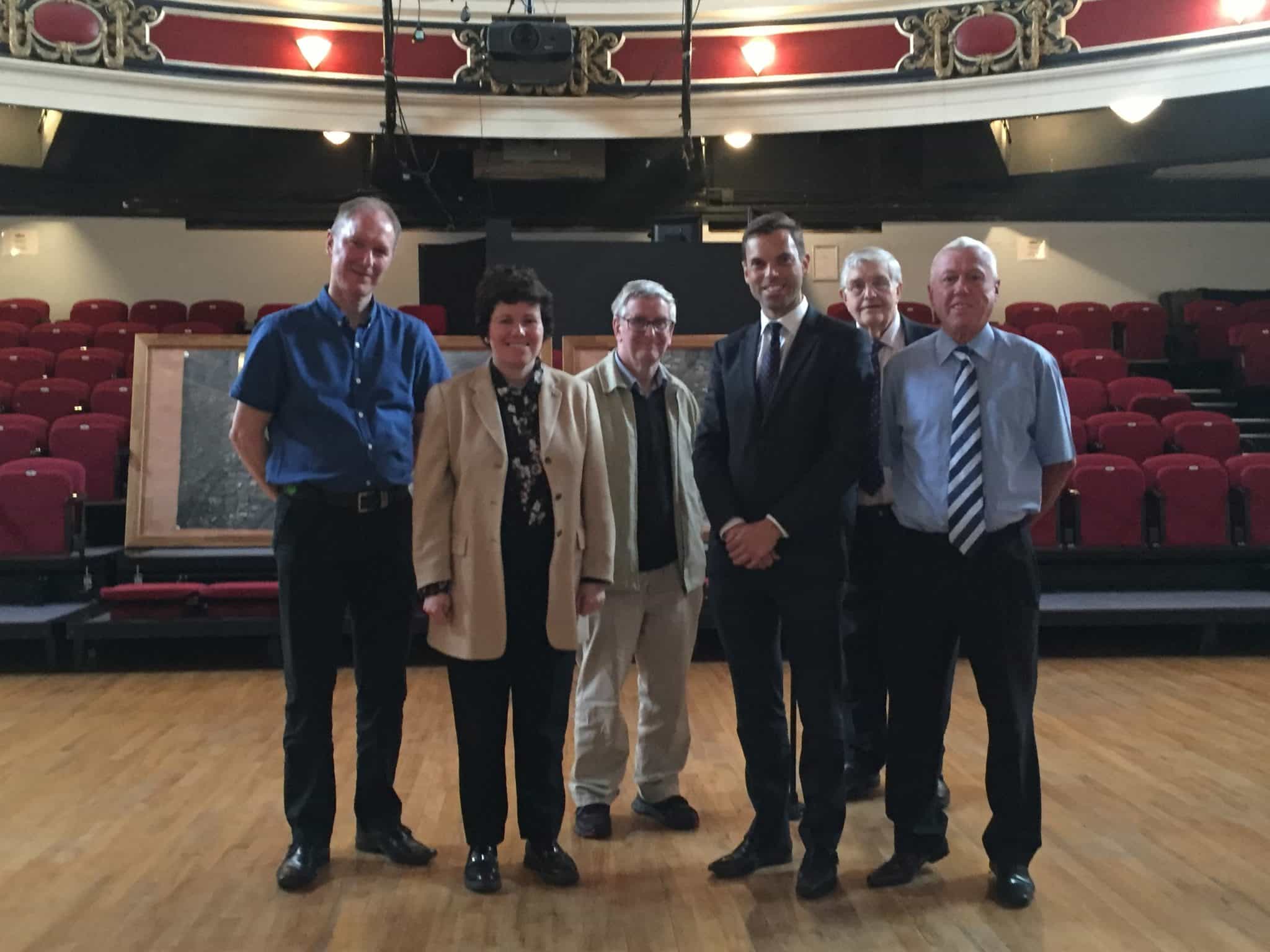 Iconic Stiwt clock chimes again in Rhos after fundraising campaign ...